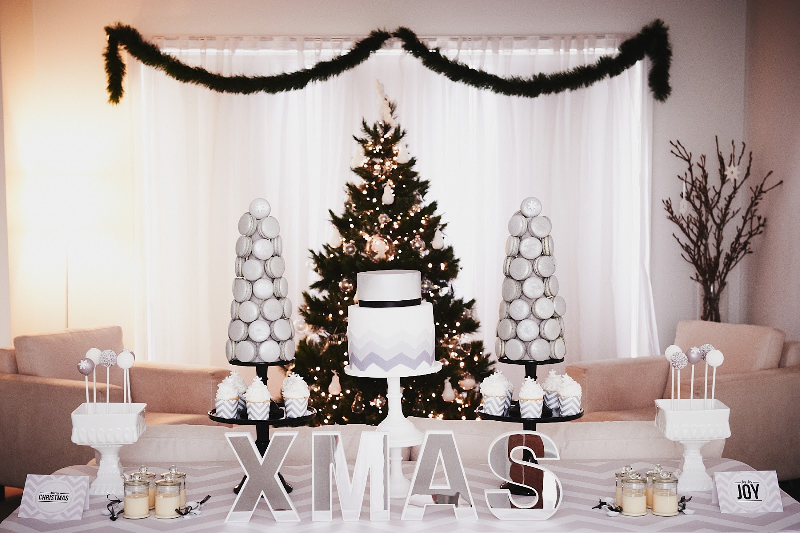 Little Big Company | The Blog: A Monochromatic Christmas with a Touch ...