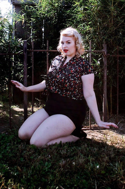 Witchy Woman- A 50's Pin Up Photo Shoot / Va-Voom Vintage | Vintage ...