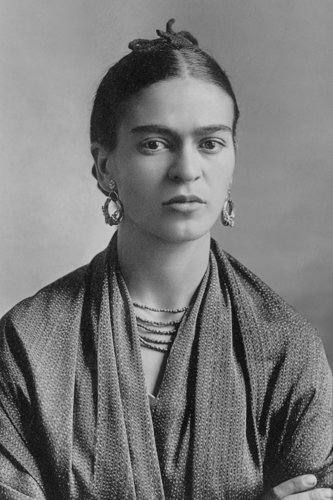 Estrellas sin luna: Las mujeres hacen historia: Frida Kahlo