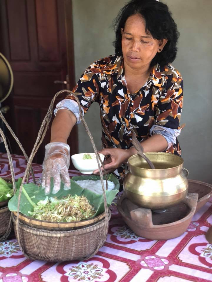 Sam Khmer Noodles - Nom Banh Chok: Trail Of Khmer Rice Noodles