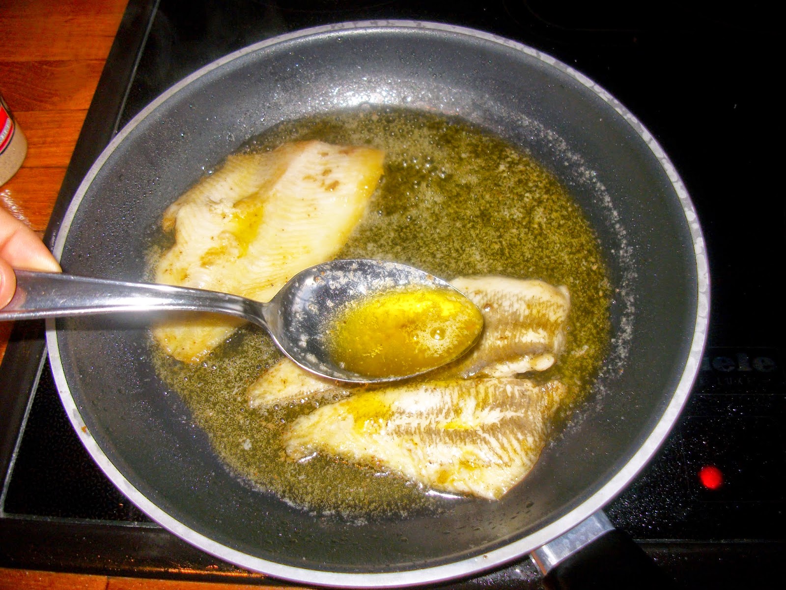 Filet de Carrelets croquants et sa salade de mâches - Chez Dinou!