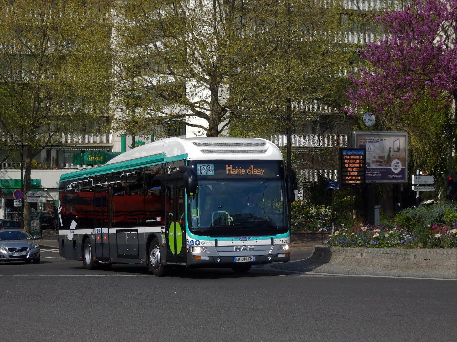 La ligne de bus RATP 123 se convertit à l'hybride avec des bus de la ...