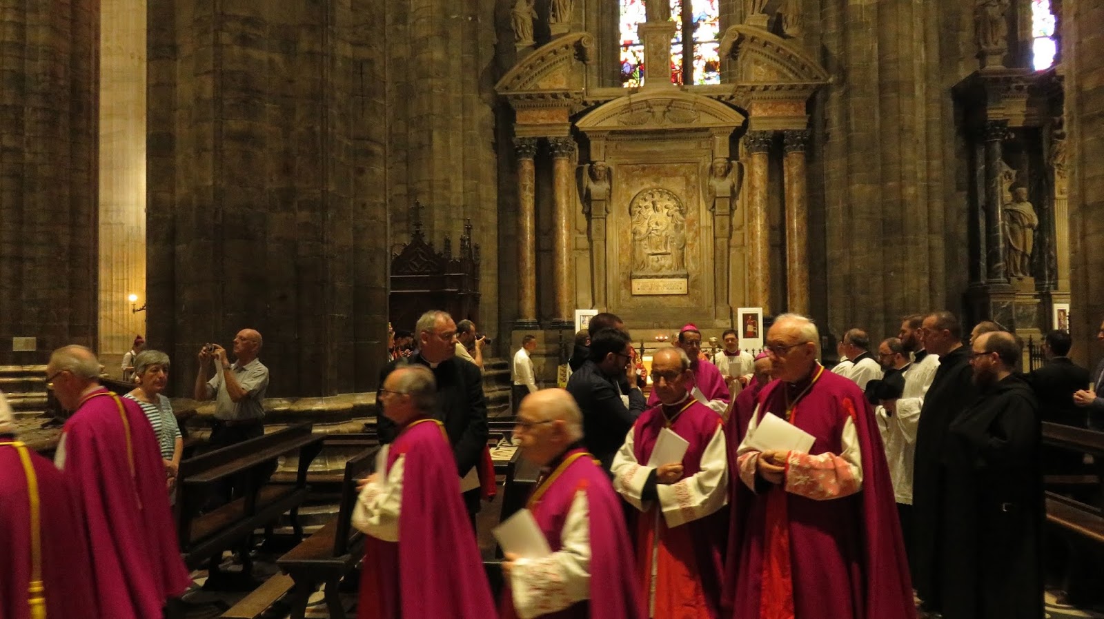 New Liturgical Movement: Sacra Liturgia: Modern Ambrosian Rite from the ...