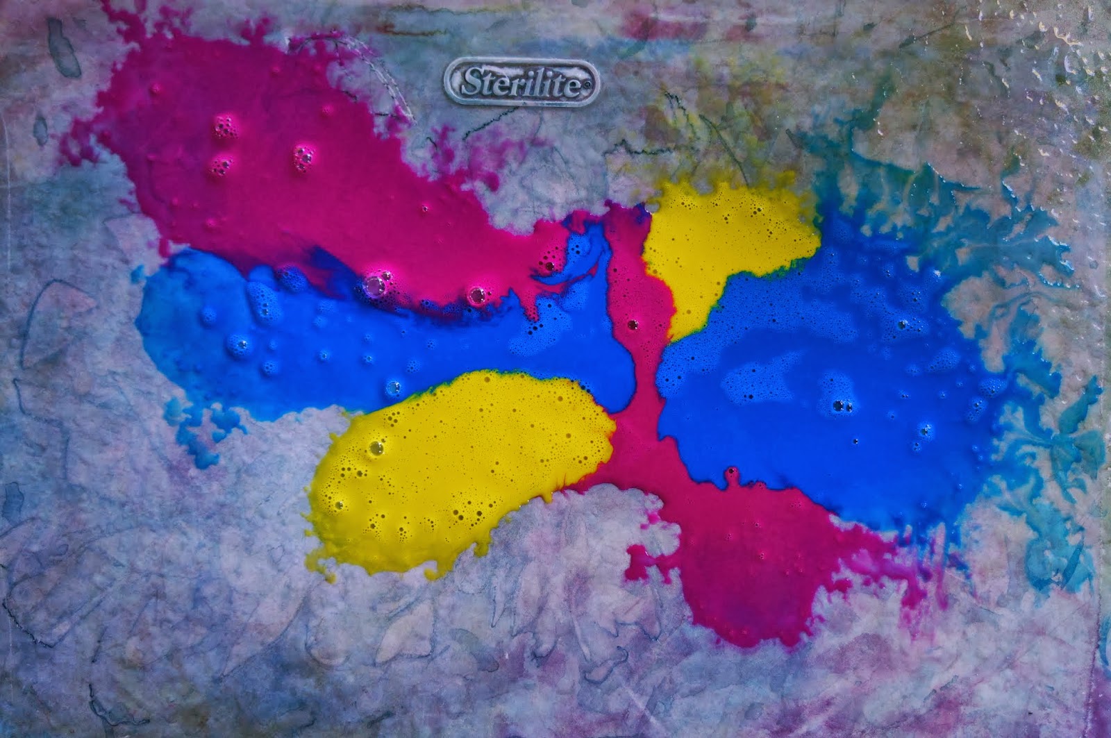 Ginger Wilson: Puddle painting with Setacolor transparent paints