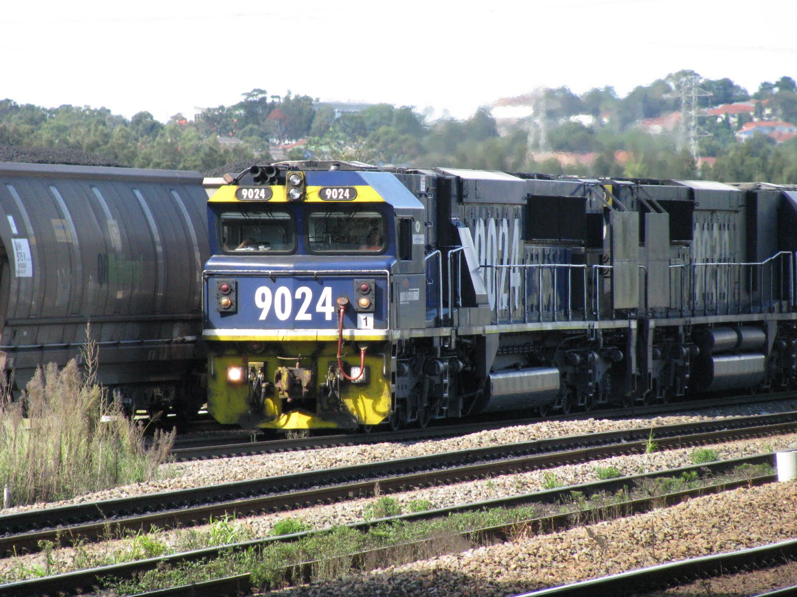 rusted2therails: Pacific National 90 class in action