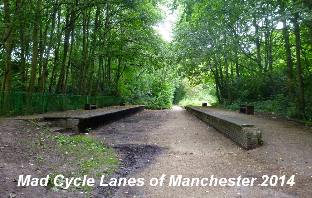 Mad Cycle Lanes of Manchester: Tyldesley Loopline 1 - Monton to Roe Green