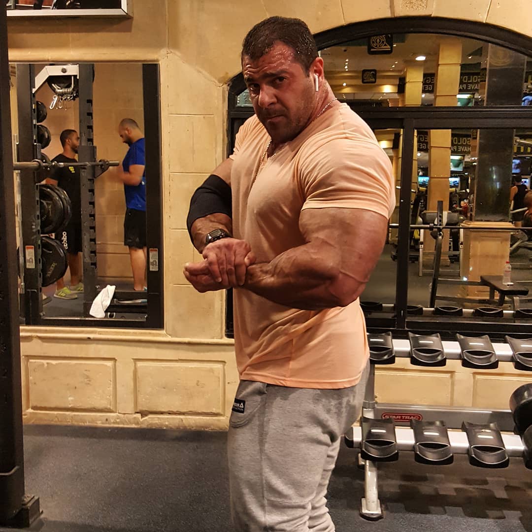 Muscle Lover: Libyan Super-Heavyweight bodybuilder Amjed Omar