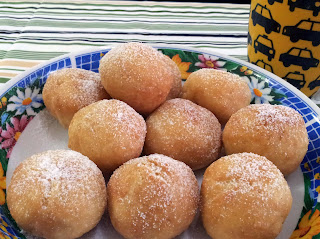 made by shas: Easy doughnut balls