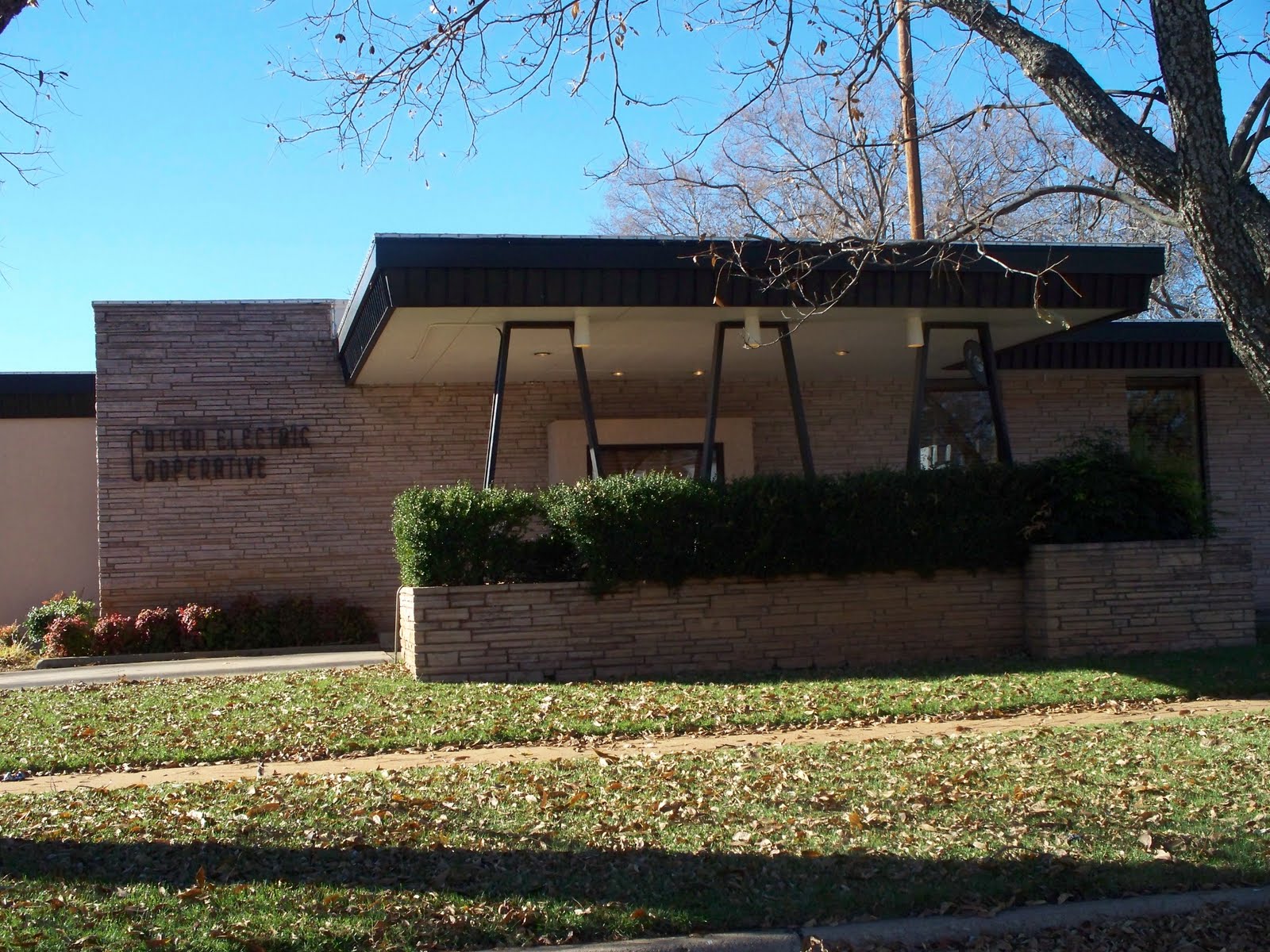 The Vintage Life: MCM Architecture in Oklahoma