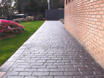 Graceland: La acera de enfrente.