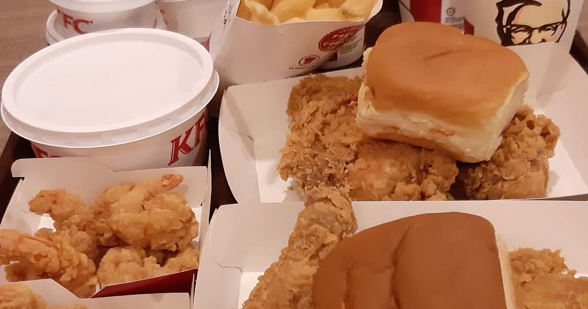 DANA: Lunch KMC@ KFC dgn maktek n ecah