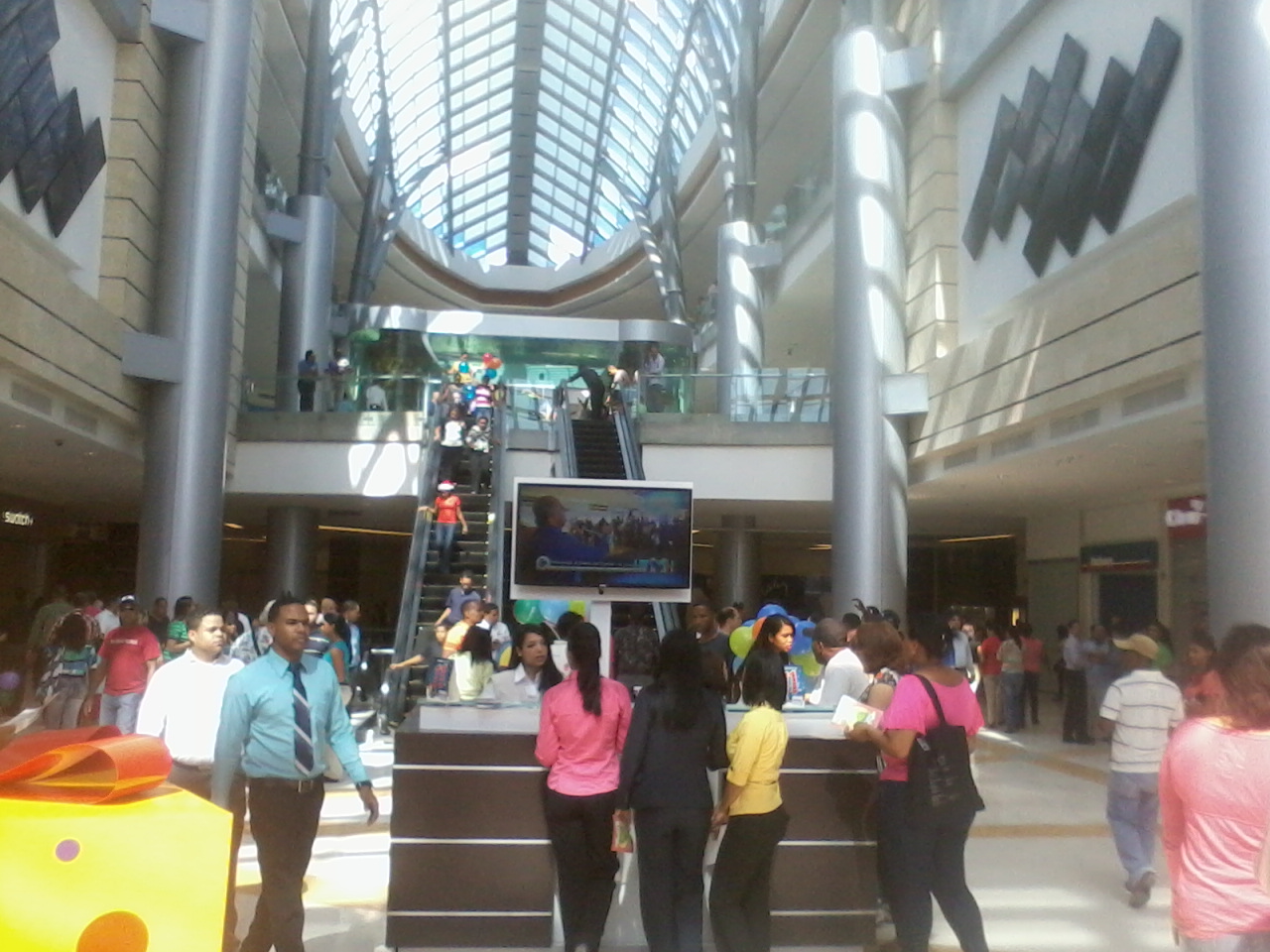 NOTICIAS COMENDADOR: Inauguran plaza Sambil Santo Domingo; cientos ...