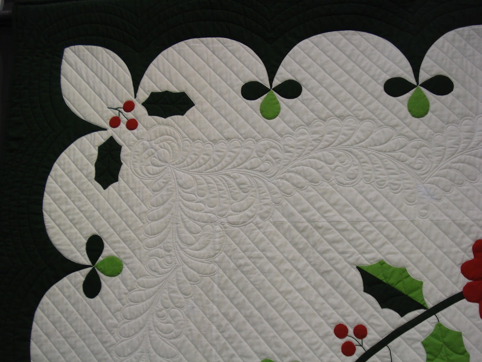 Quilts by Rosemary: Christmas Poinsettia Quilt