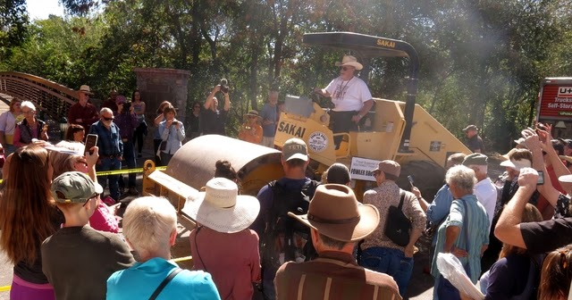 Desert Triangle Print Carpeta: Steamroller Print 2018 -- Southwest ...