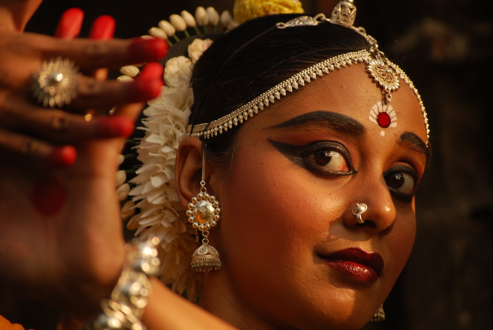 CULTURE CUE INDIA: Artist of the month | AYONA BHADURI