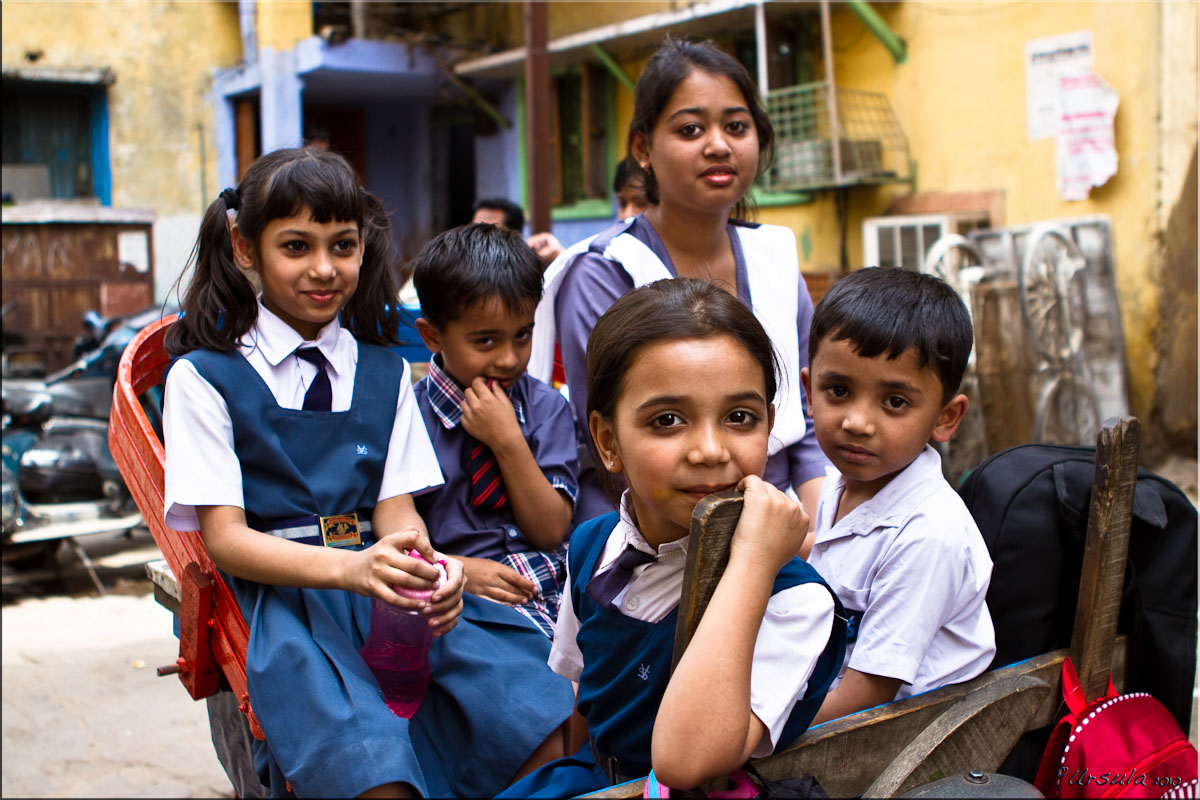 The Gorgeous Princess...: >> School Chale hum...In remembrance of the ...