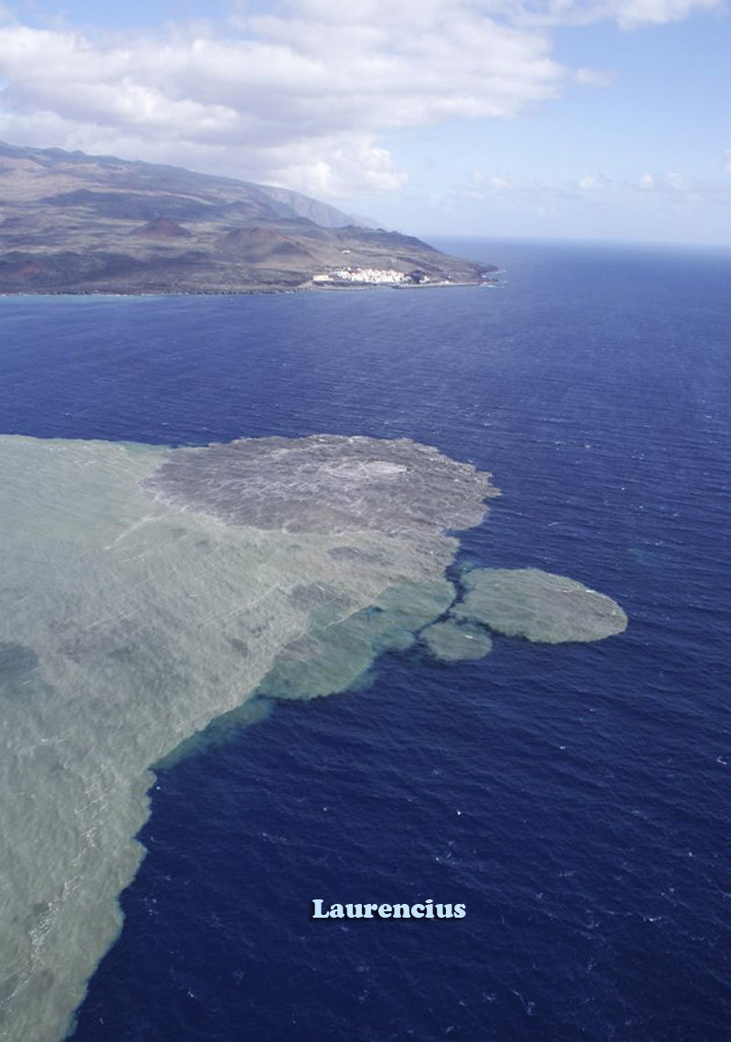 Foto Letusan Gunung Api Bawah Laut - Laurencius
