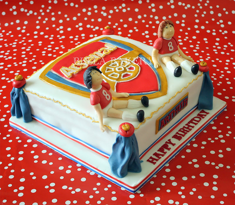 -: ARSENAL CAKE
