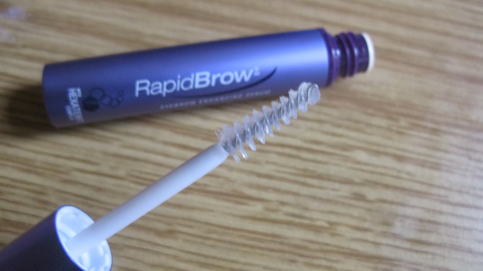 emmiegee: Rapidbrow Eyebrow enhancing serum review, with pictures!