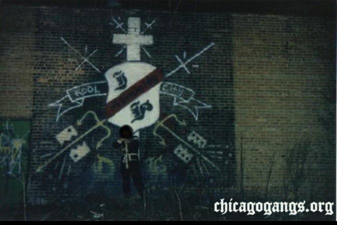 TROPICALIZER: Chicago gangs // murals