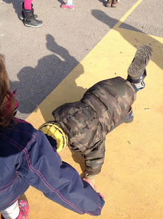 Wonders in Kindergarten: "The shadows are dancing!" Exploring Light and ...