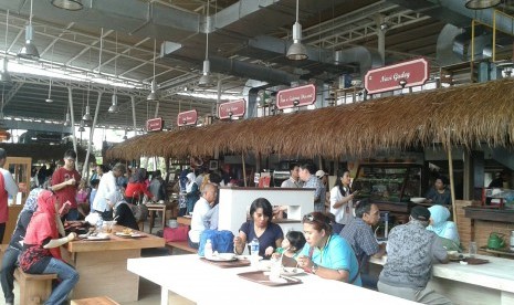 PENGELOLAAN FOOD COURT: TEMPAT USAHA