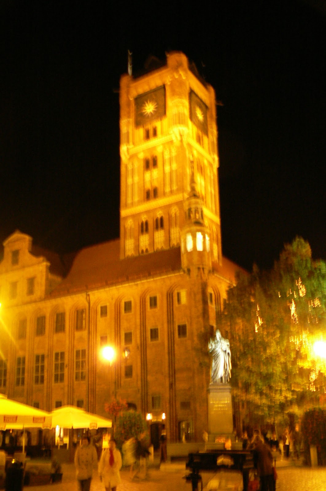 POLSKIE (Koleją) PODRÓŻE: TORUŃ NOCĄ