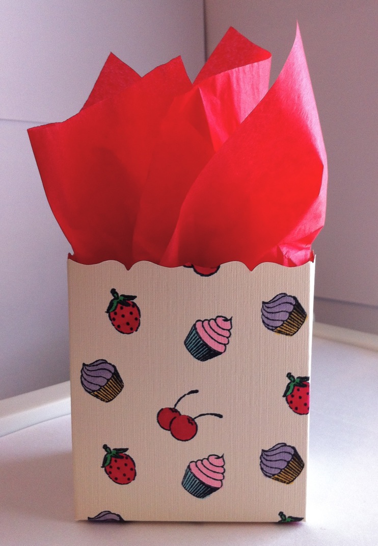 gel-à-tins: Fancy favor bag by Donna