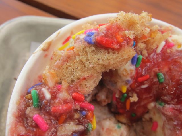 Review: Shake Shack - Rainbow Connection Concrete