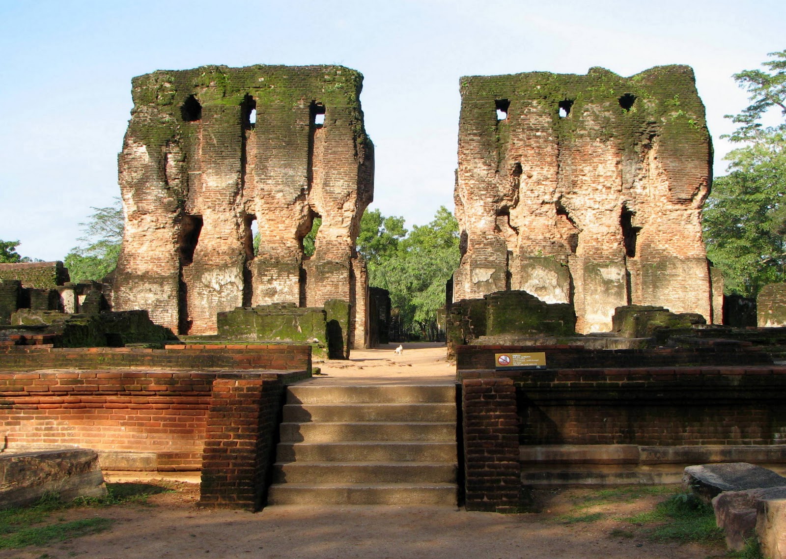 History Of Sri Lanka Pictures Of Ancient Anuradhapura Polonnaruwa history-of-sri-lanka-pictures-of-ancient-anuradhapura-polonnaruwa