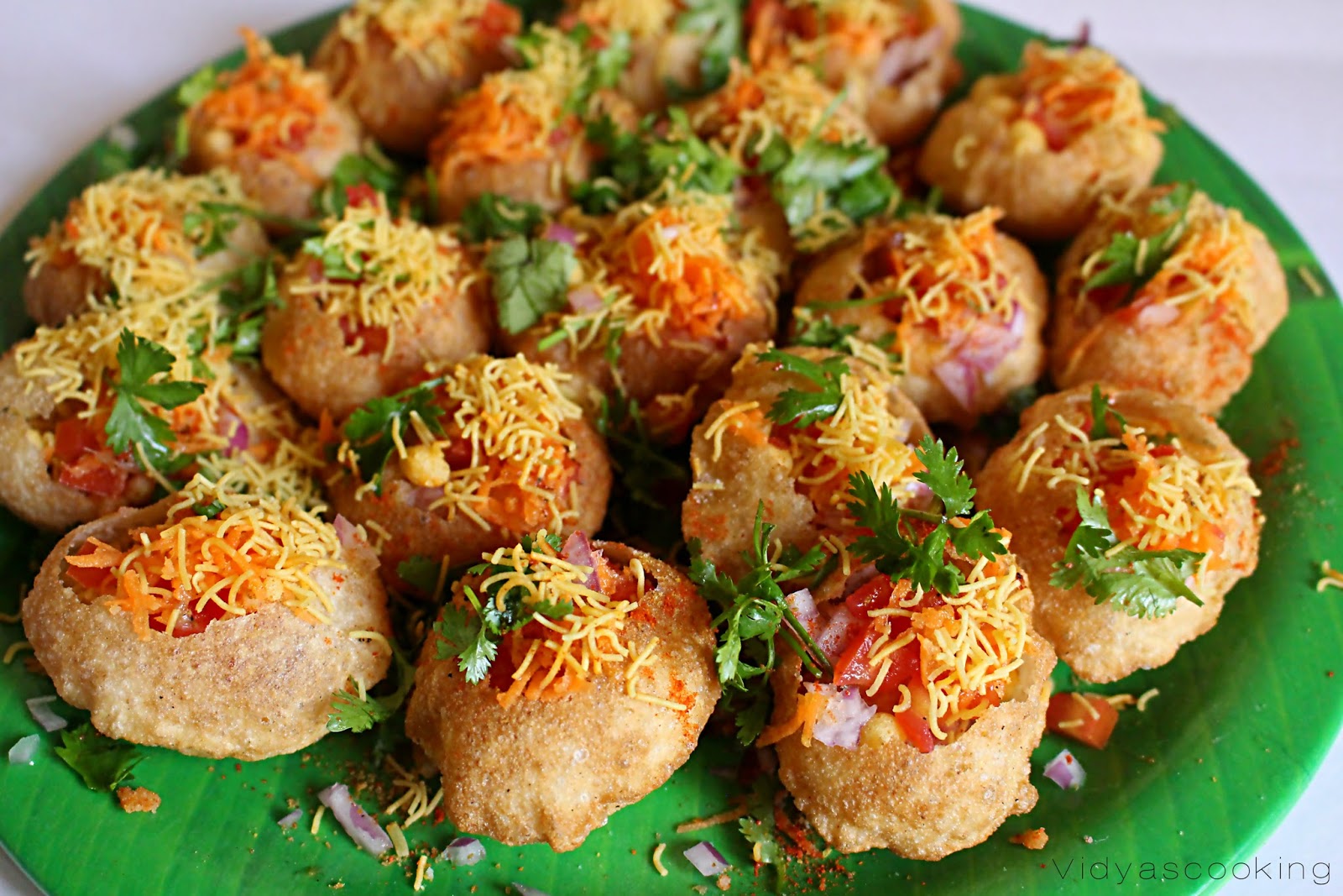 Street Food Series: Sukha Masala Puri/ Lemon Puri/ Dry Masala Puri Recipe