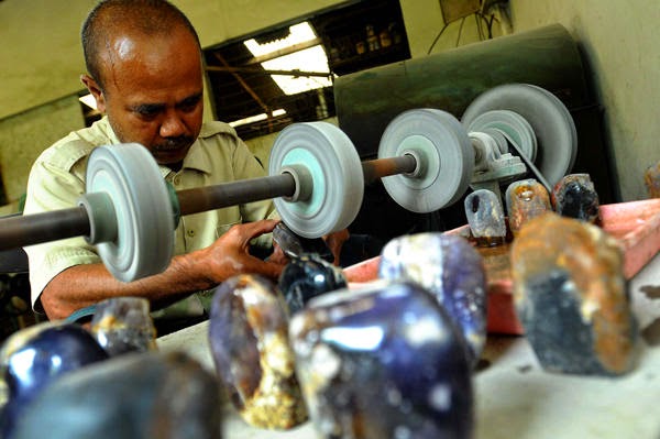 Sentra Batu Akik Jampang: Indonesia pasar batu permata terbesar