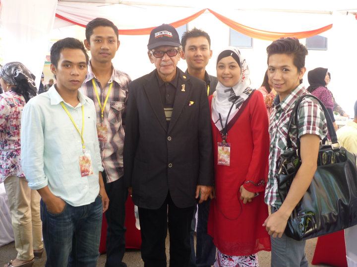 kalasuka: HARI SENIMAN