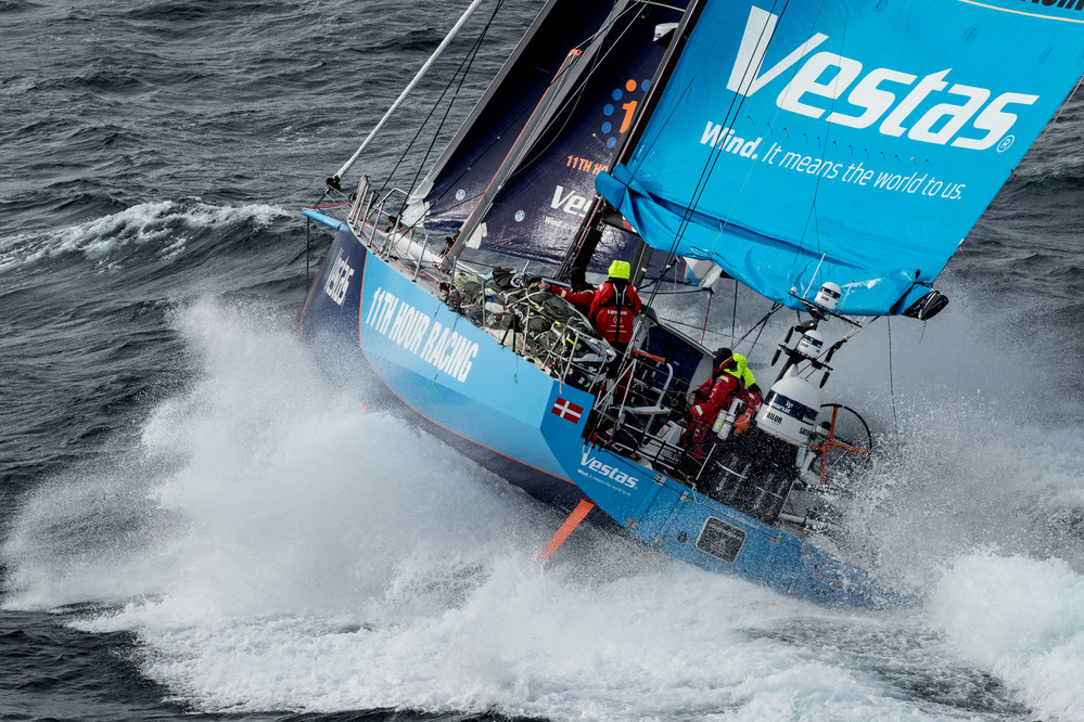 Flash / Vestas 11th Hour Racing démâte sur la Volvo Ocean Race, l ...