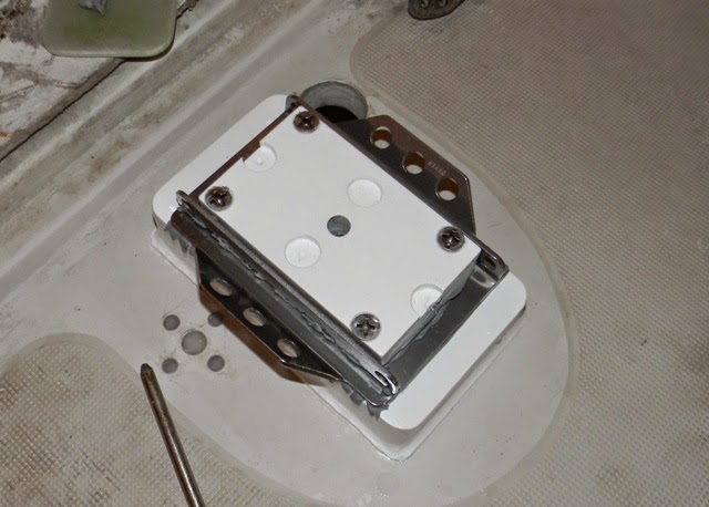 Ericson 25, Oystercatcher: Spars, Mast Hinge, Part 8: Installing Base ...