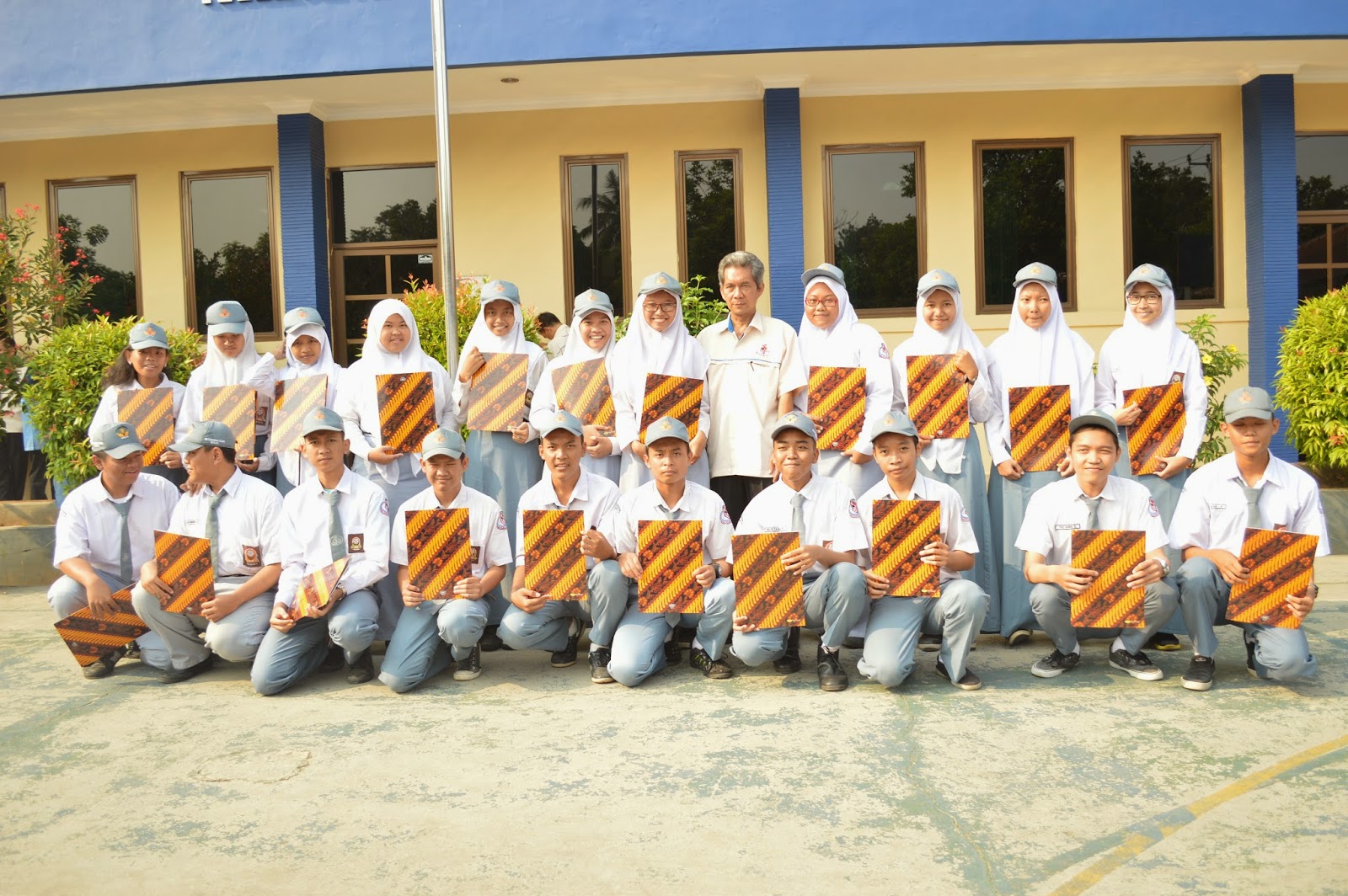 Beasiswa SMK Telekomunikasi Telesandi Bekasi | Nur Zain Pradana