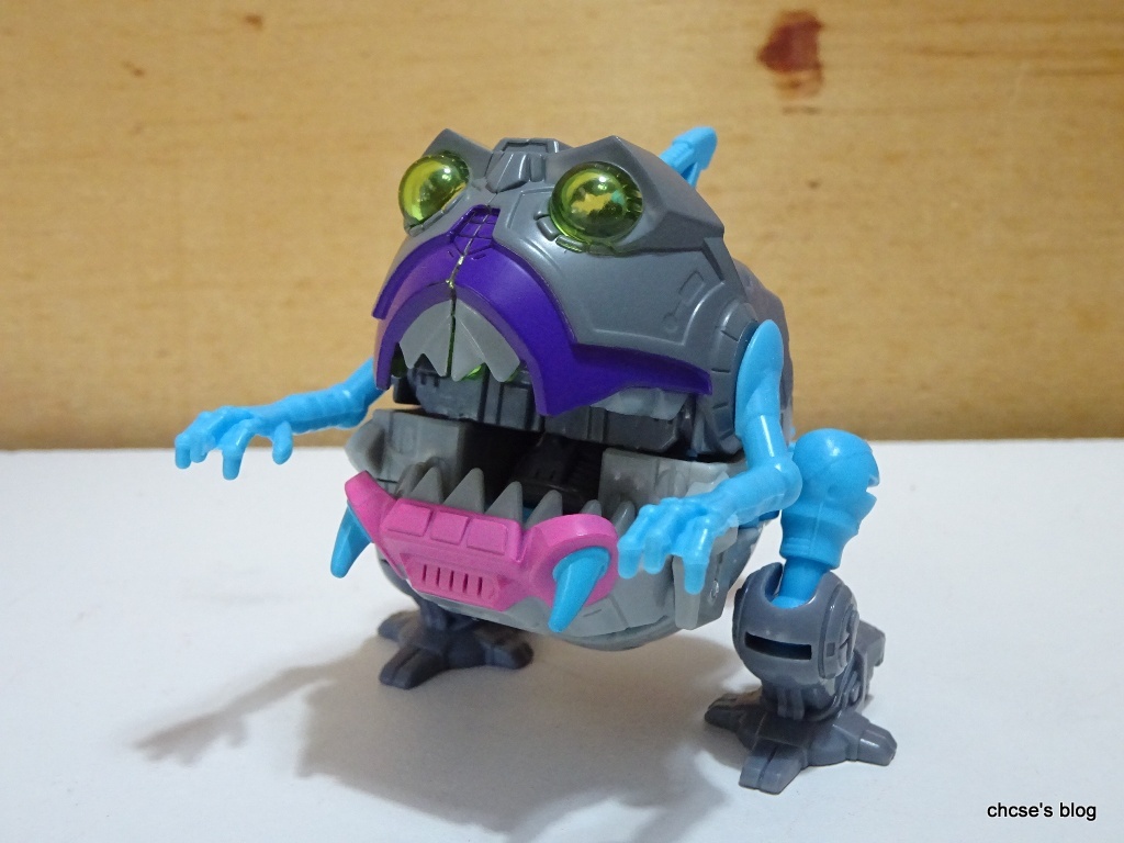ChCse's blog: Toy Review: Transformers Generations Titans Return Gnaw