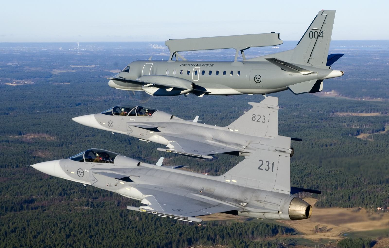 Saab ofrece a Colombia cazas Gripen y el radar aéreo Erieye para ...