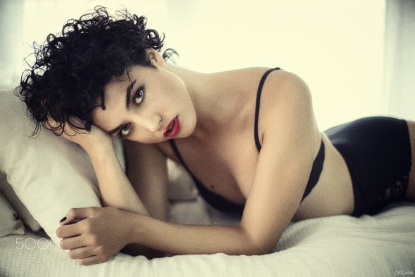 A bela modelo Emma Maggiotti na fotografia fashion de Pablo Cañas - [Estou sem criatividade para ...