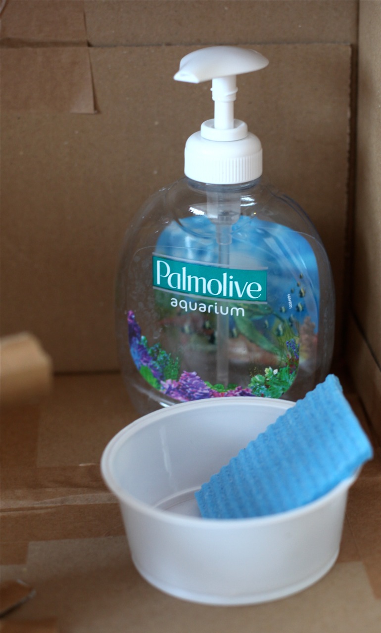 Mum in the making: Monday Made: Our cardboard kitchen