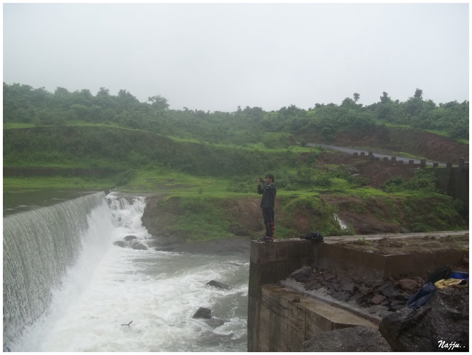 My Journey - From Sanity to InSanity :): Kondeshwar (Temple, Waterfalls ...