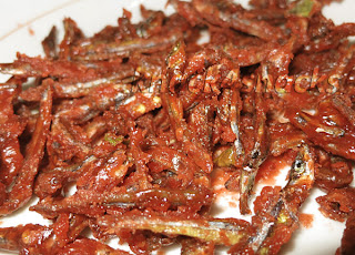 Knack 4 Snacks!: Sweet and Spicy Dilis Surprise