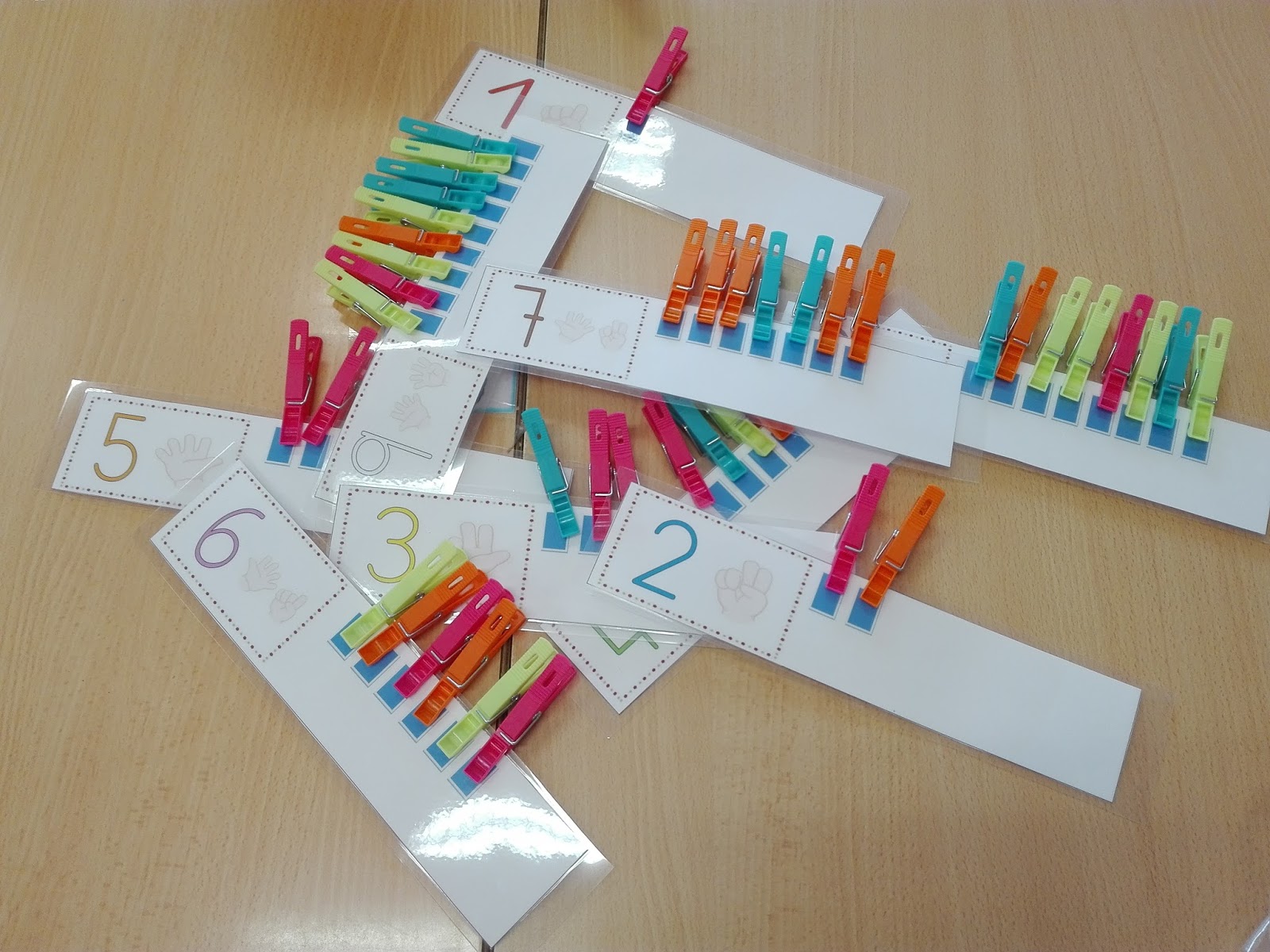 Trabajando en Educación Infantil: Pinzas y números