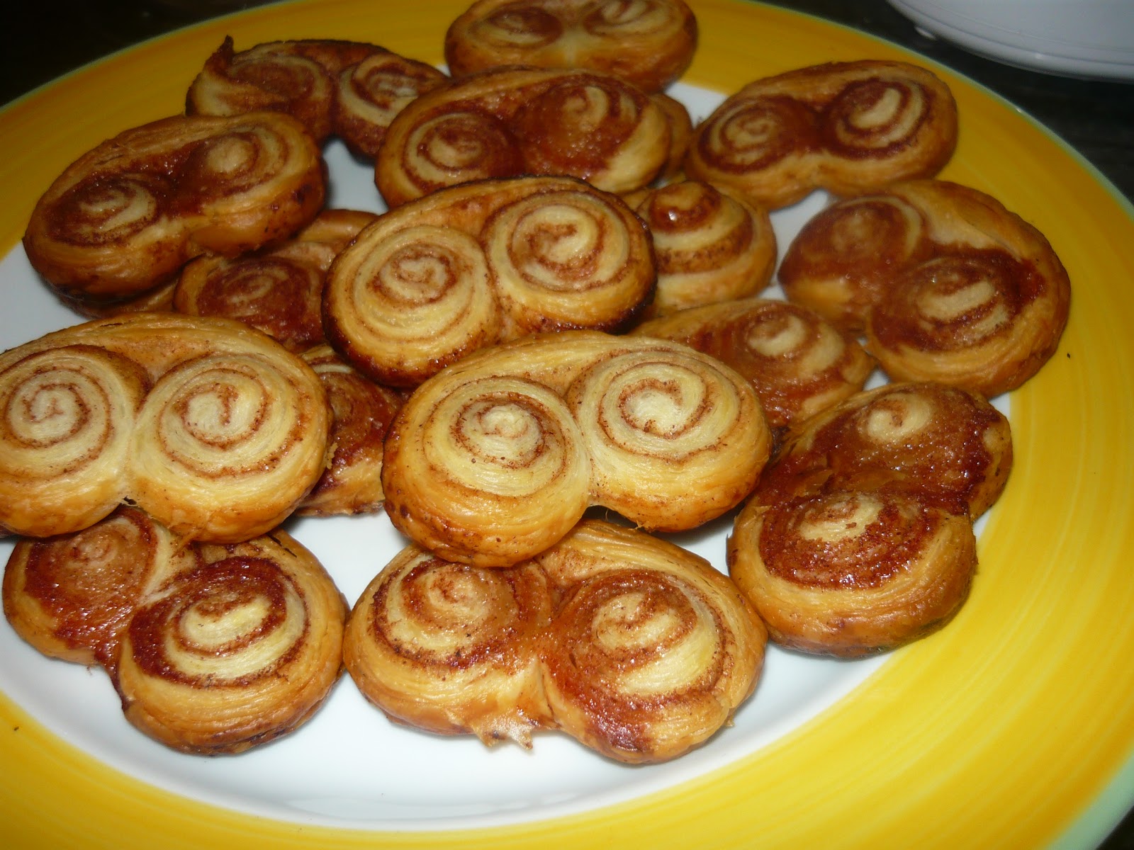 O Cantinho da Sophia: MINI PALMIERS DE AÇÚCAR E CANELA