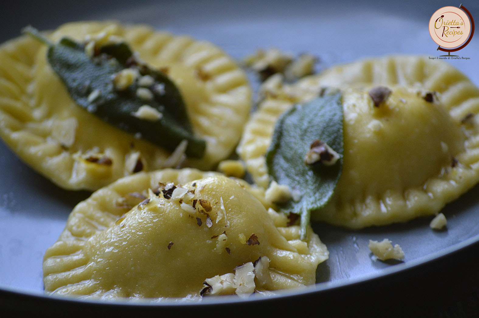 Orietta's Recipes: Ravioli ripieni di gorgonzola con noci