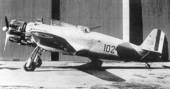 Airplanes in the skies + FAF history: Breda Ba.64