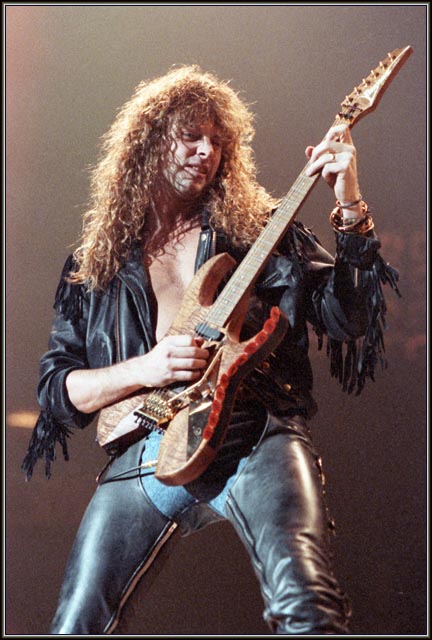 Zona Rock Dan Metal : REB BEACH