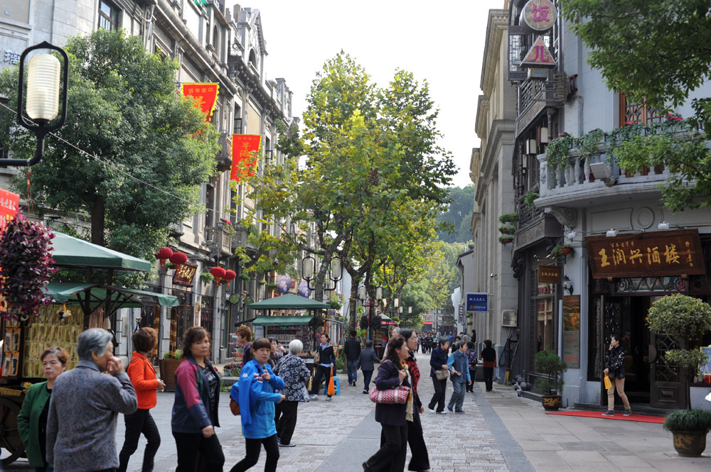 Wagon Wheel: Hefang Old Street, Hangzhou, China