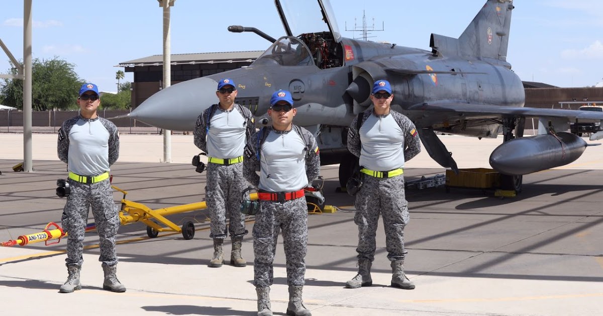 Delegación de la Fuerza Aérea colombiana aterriza en la Base Aérea Davis-Monthan para realizar ...