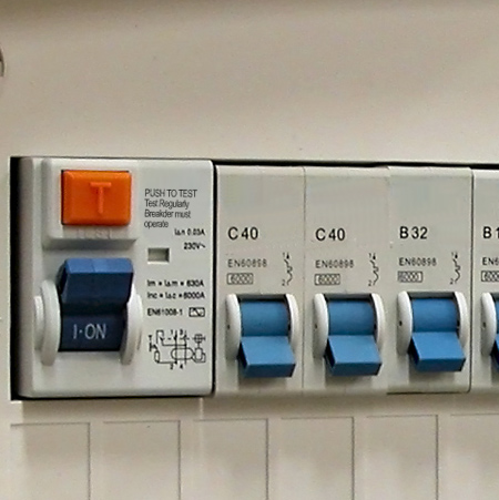 Apa Itu Litar Pintas Dan Apa Perlu Dilakukan Bila Terjadi? - Terowong ...